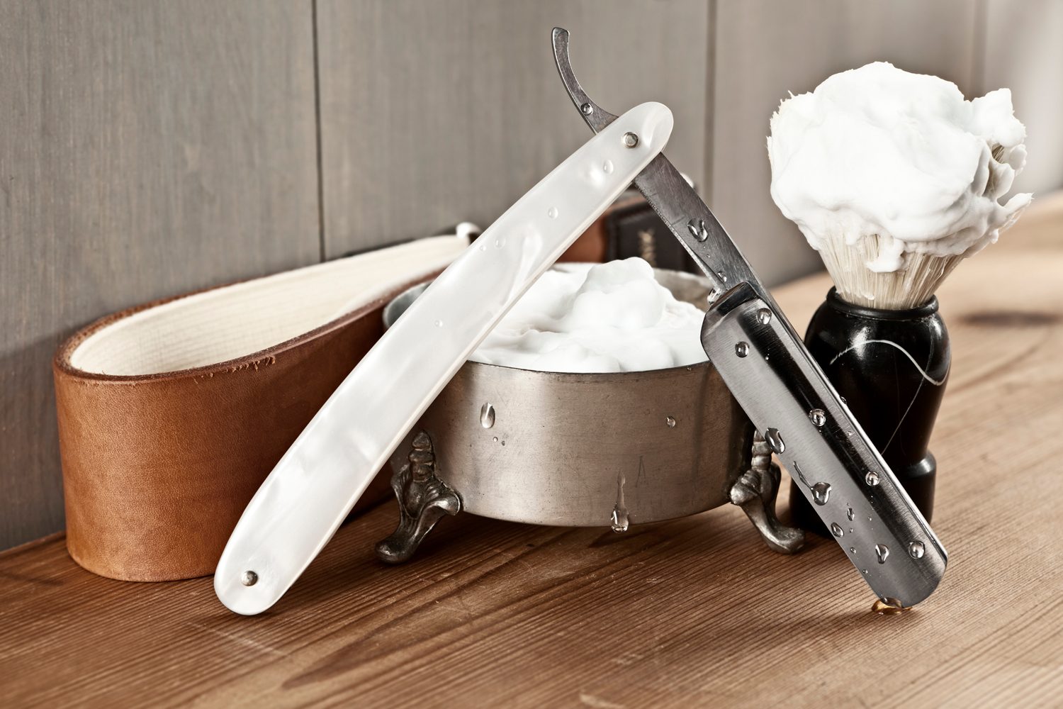 How to Sharpen a Straight Razor, According to a Barber - The Manual