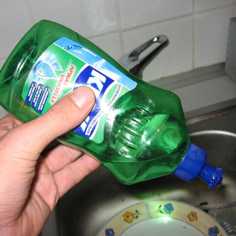 Wondering how to clean greasy hands? We've got hand washing tips for ...