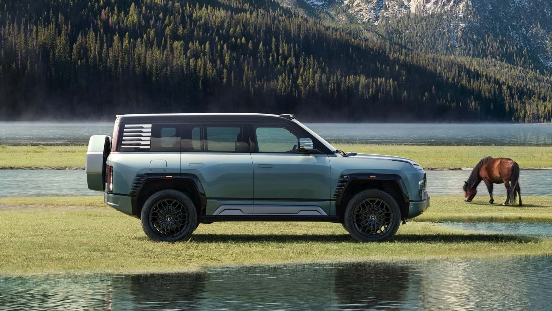 BYD's Yangwang U8 can float on water - The Manual
