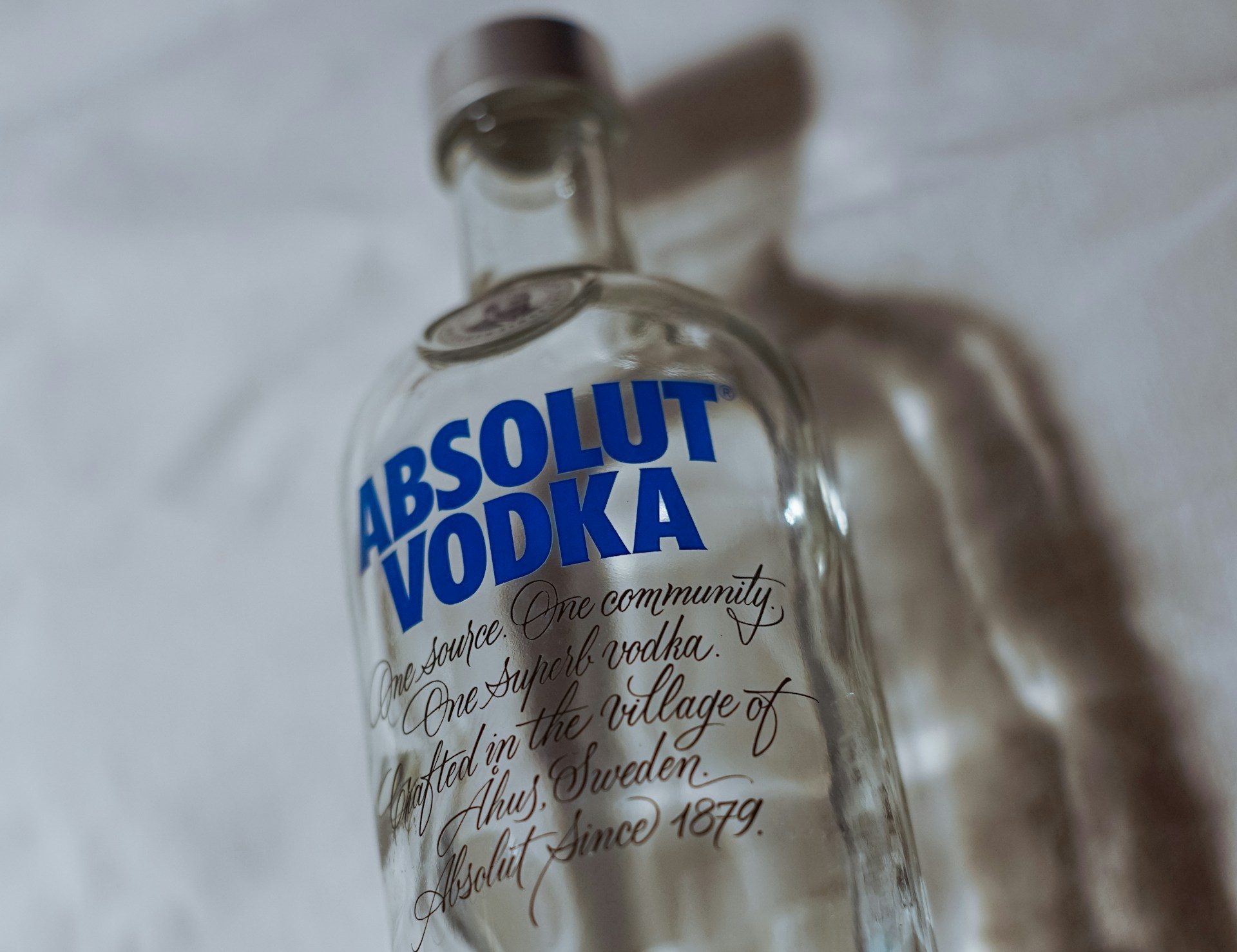 The differences between gin and vodka, explained - The Manual