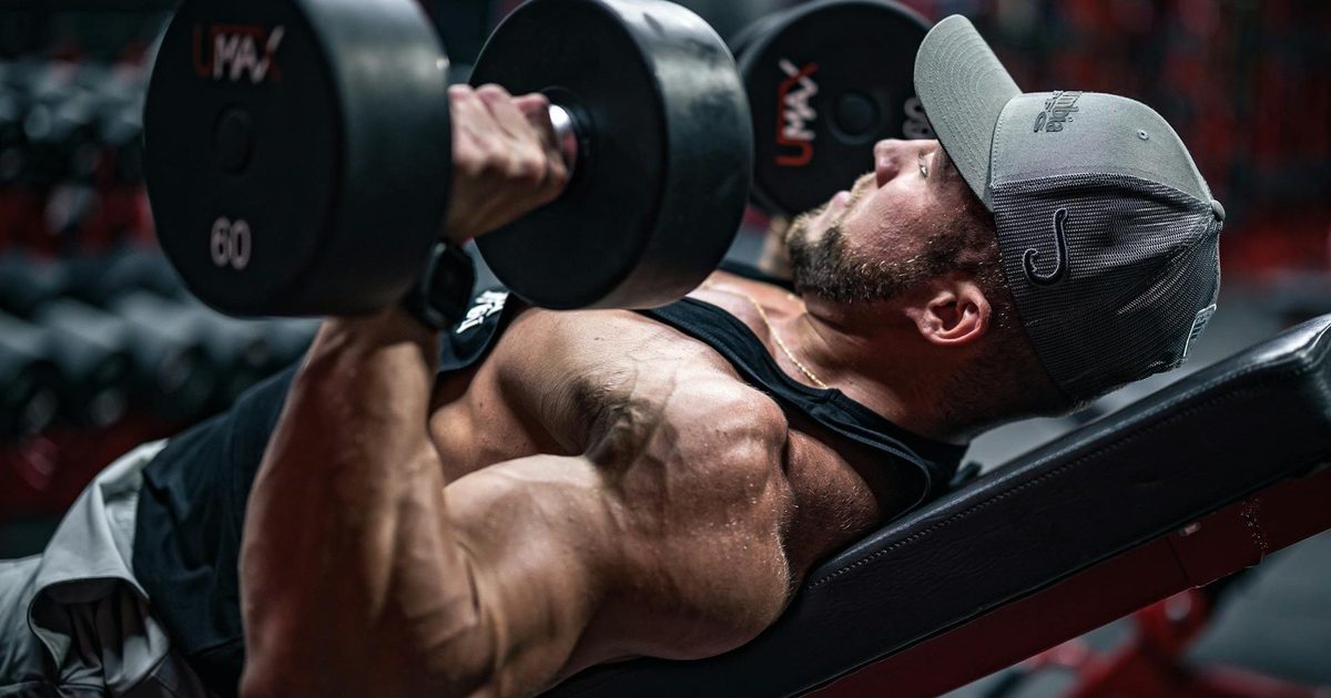 How to dumbbell bench press like a pro to optimize your strength gains ...