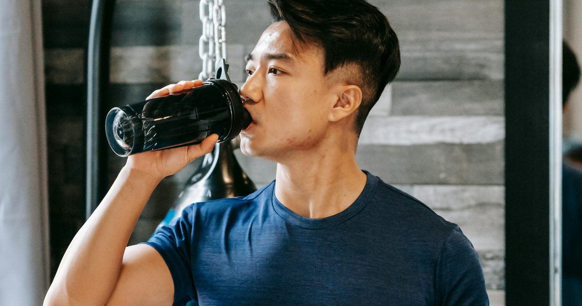 The best supplements for men, according to a pro sports nutrition coach ...