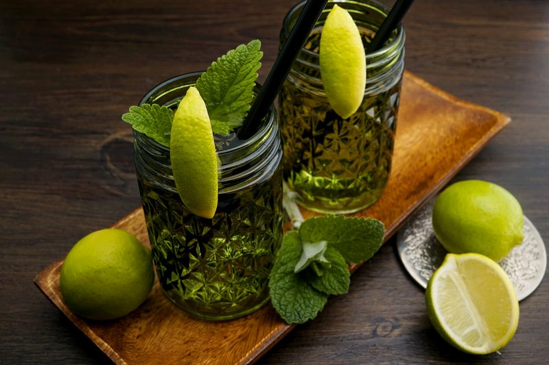 Non-alcoholic drinks for Sober October and beyond - The Manual