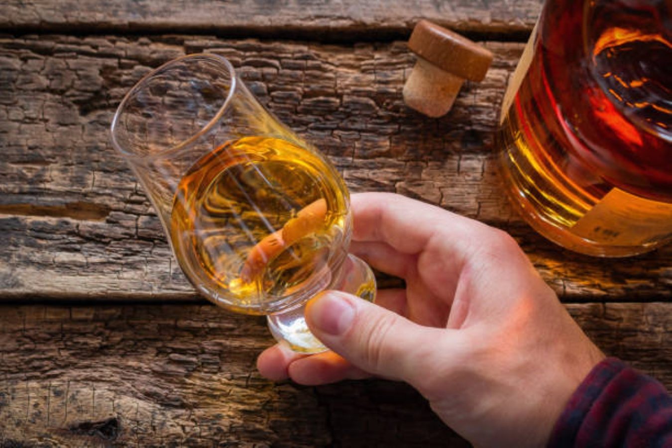 The health benefits of drinking whiskey - The Manual
