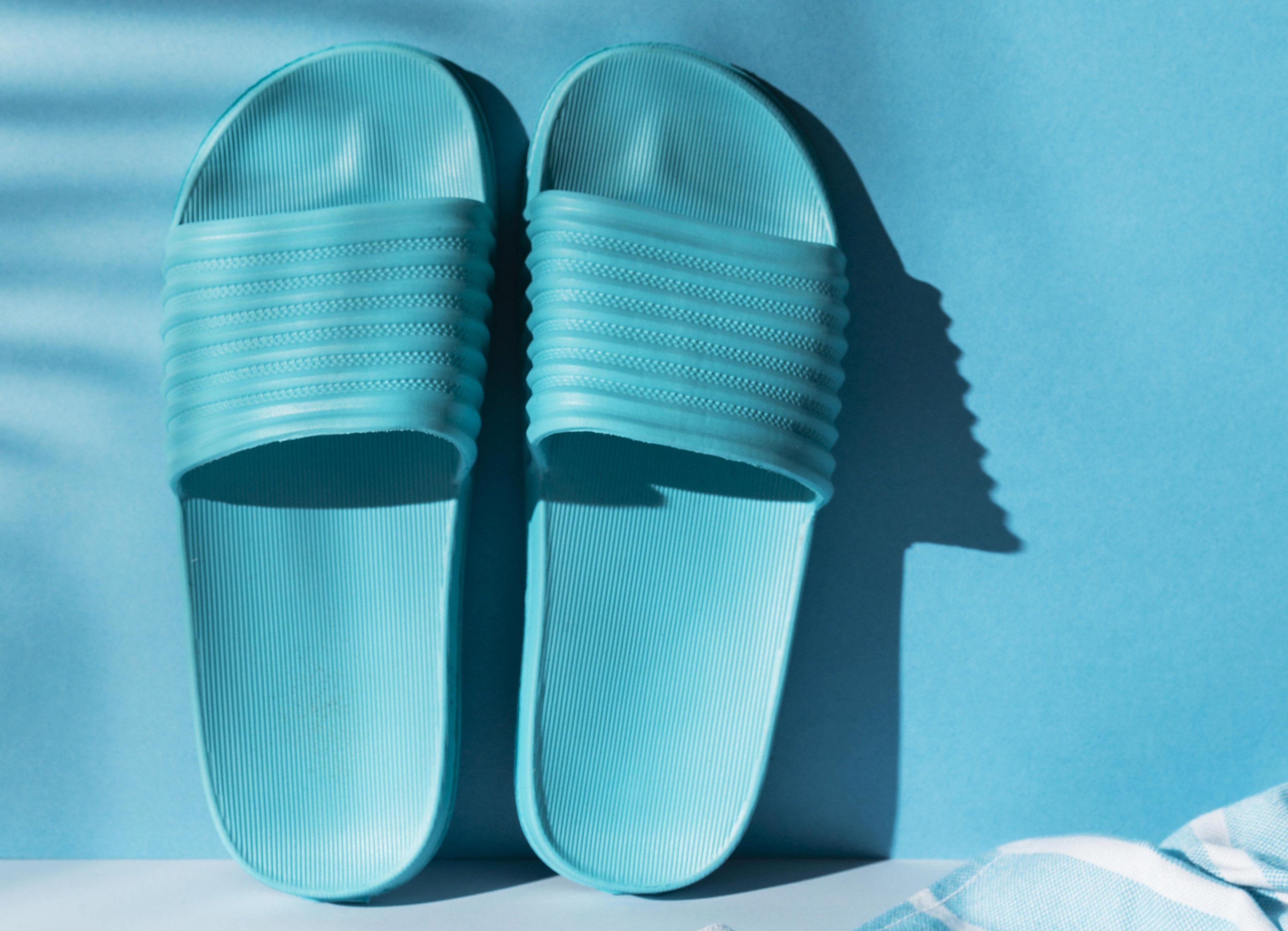 What are recovery shoes? 4 key benefits you should know - The Manual