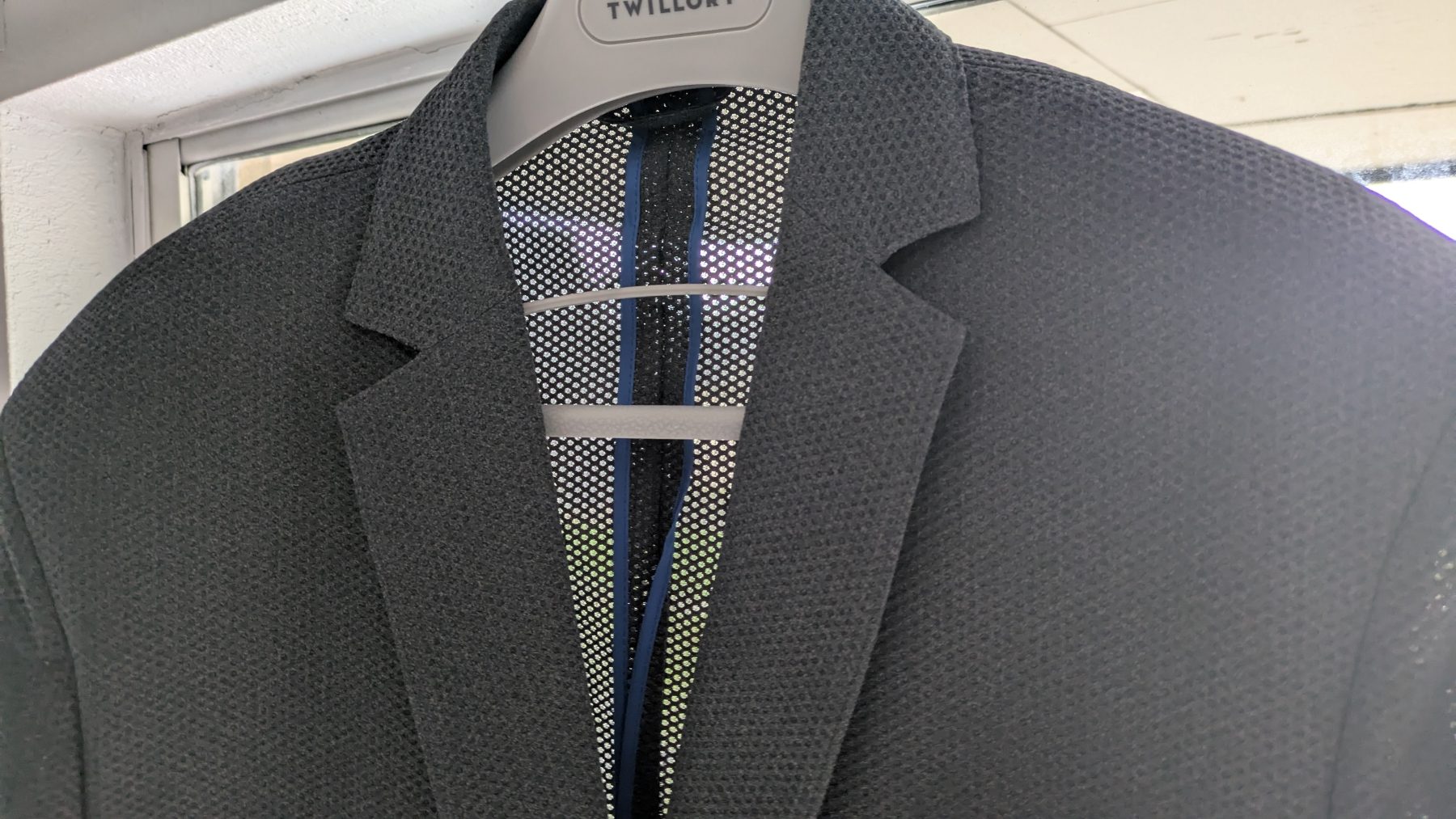 Twillory Air Suit Review - The Manual