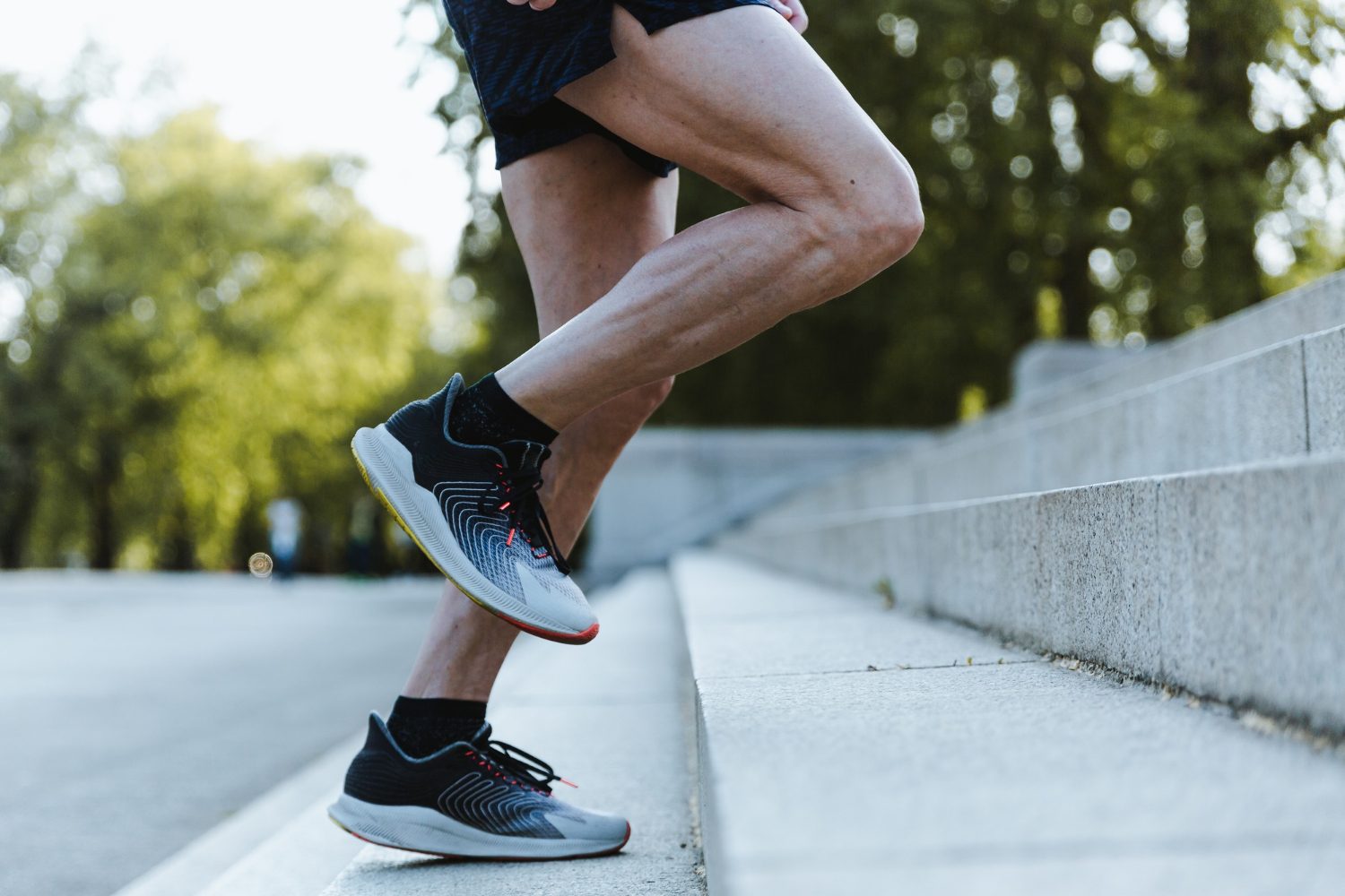 Carbon-plated shoes for beginners: Are they worth the hype? - The Manual