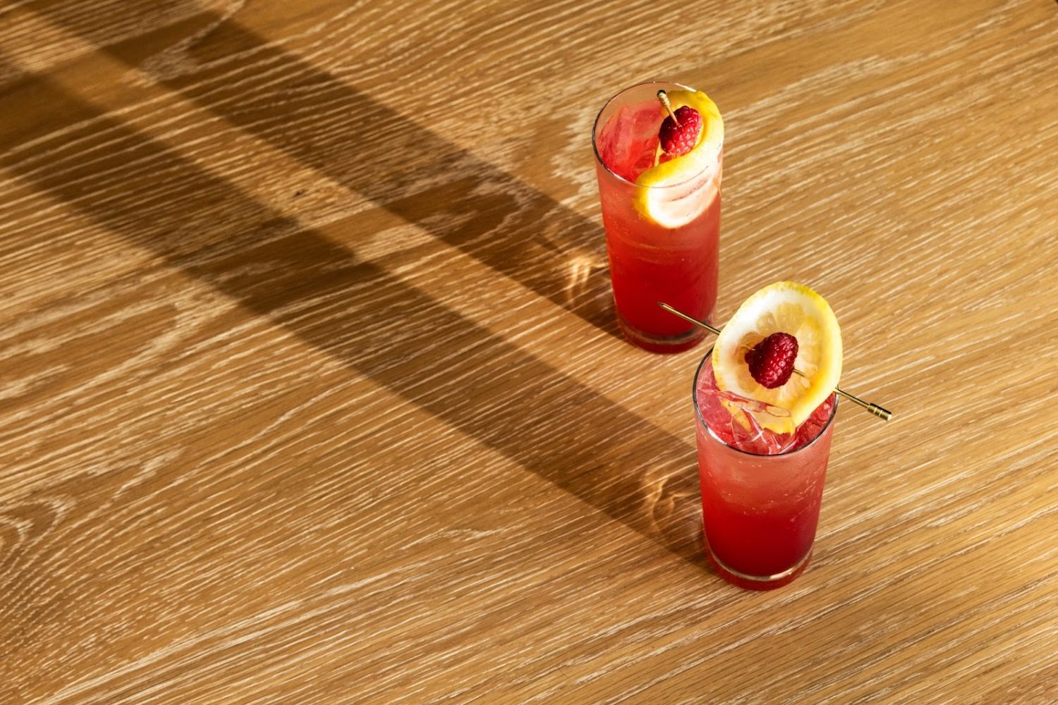 How to make a Raspberry Collins, a V-Day riff on the classic cocktail ...