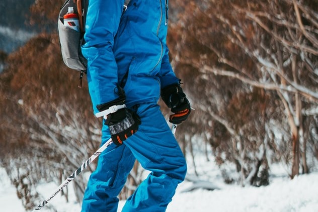 The best ski gloves to keep you on the slopes this winter - The Manual