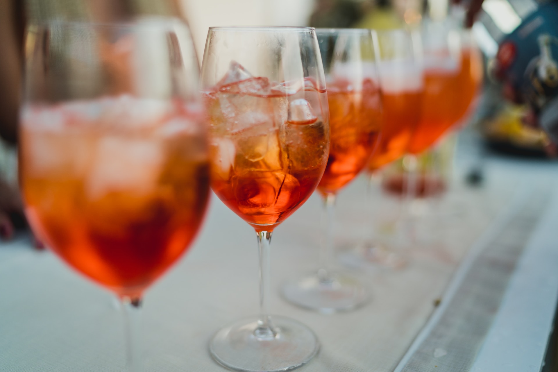 Fall for these 9 iconic Prohibition cocktails from the Roaring '20s ...