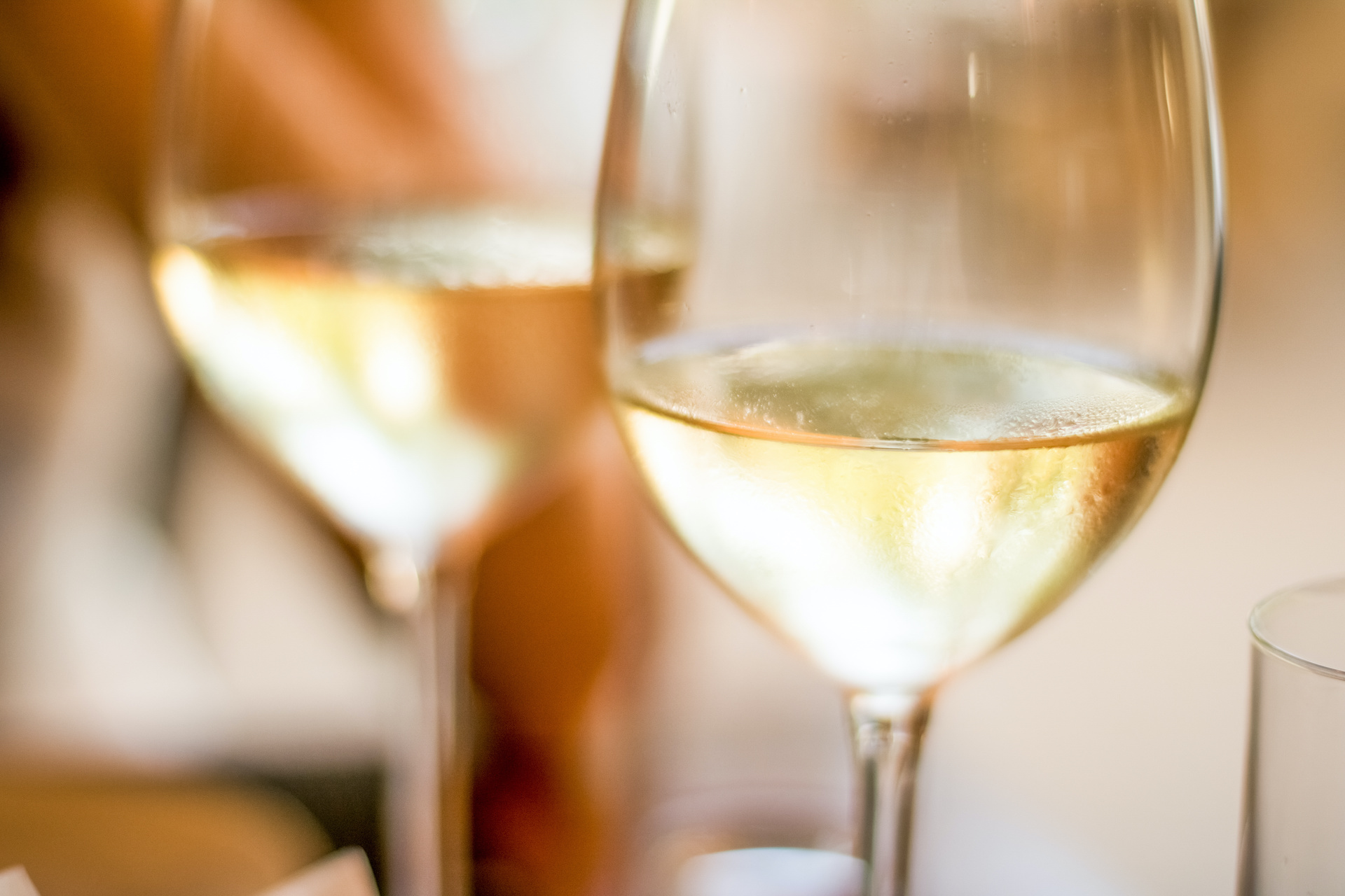What is a dry white wine? - The Manual
