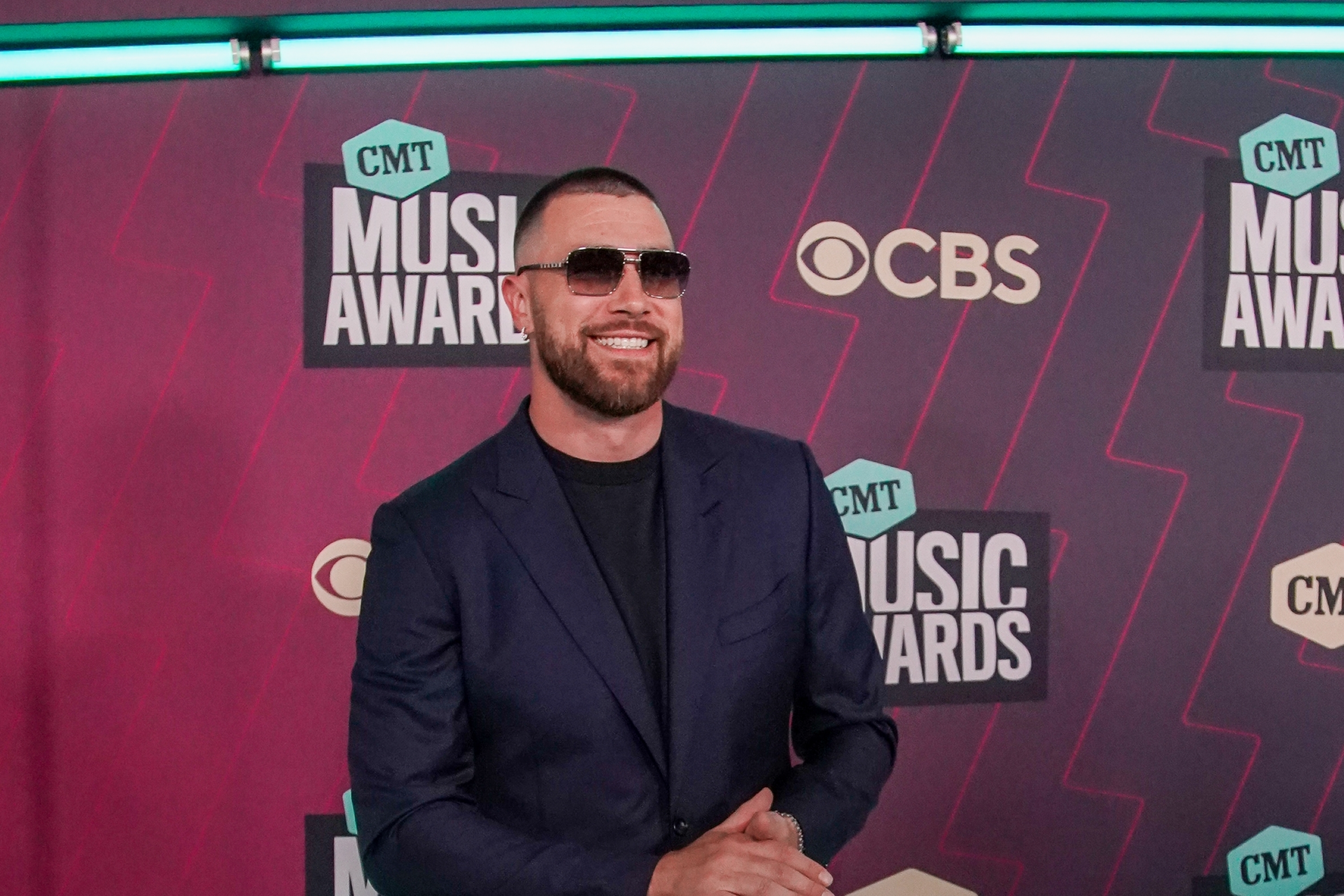 Get the Travis Kelce haircut - The Manual