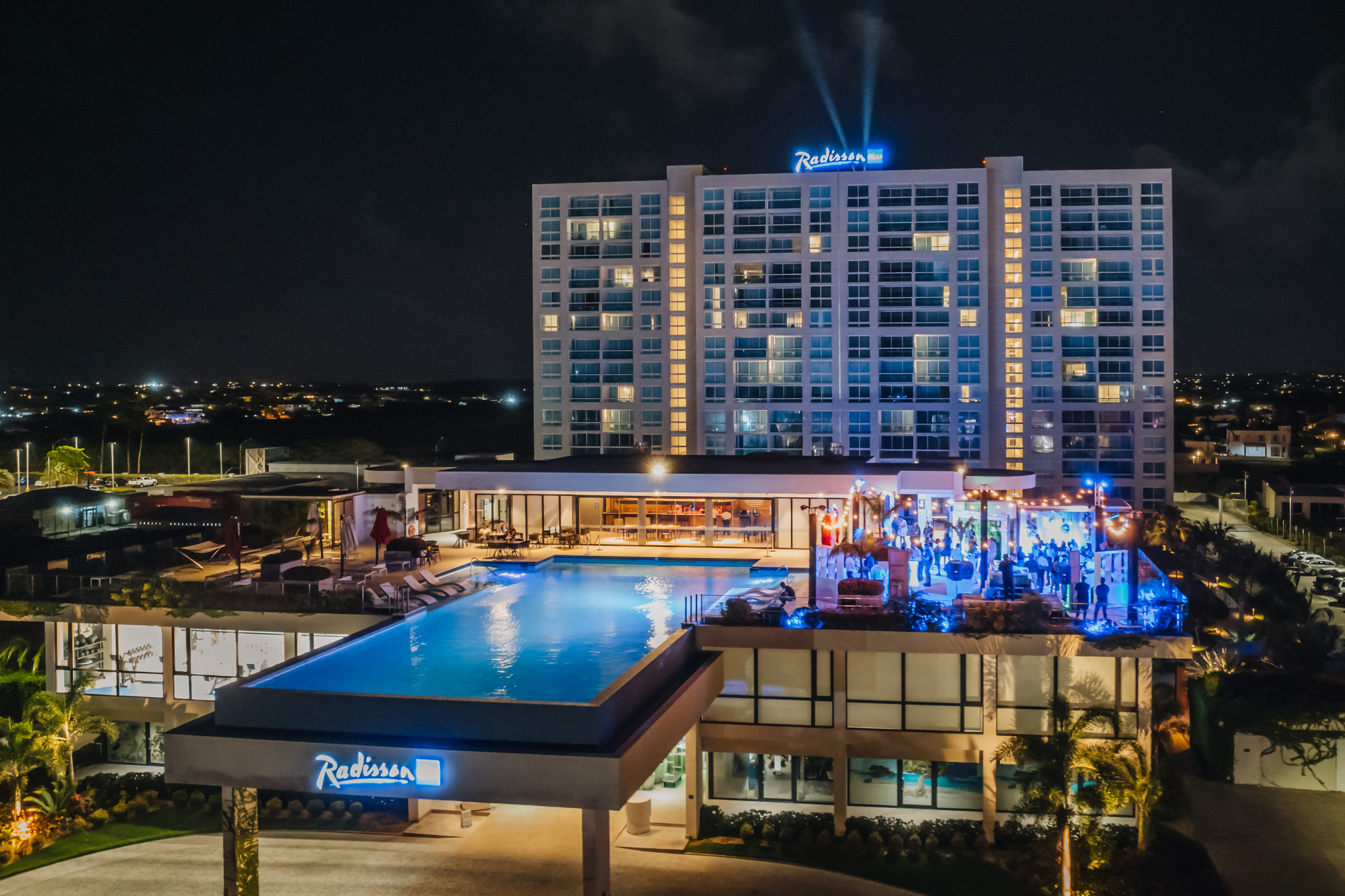 Celebrate Carnival in style with Radisson Blu Aruba’s exclusive luxury ...