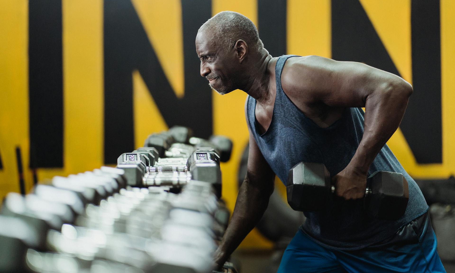 Light weights vs. heavy weights: Which is better for you? - The Manual